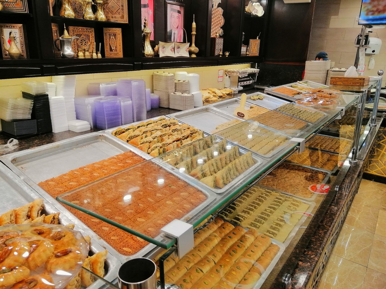 افضل 8 محلات حلويات في عمان ننصحك بتجربتها - تايم آوت عمان